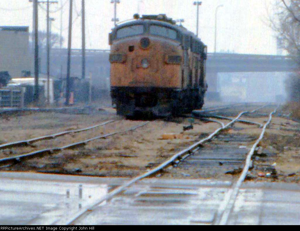1151-29a MILW 118A-119A-88C at Southtown Yard